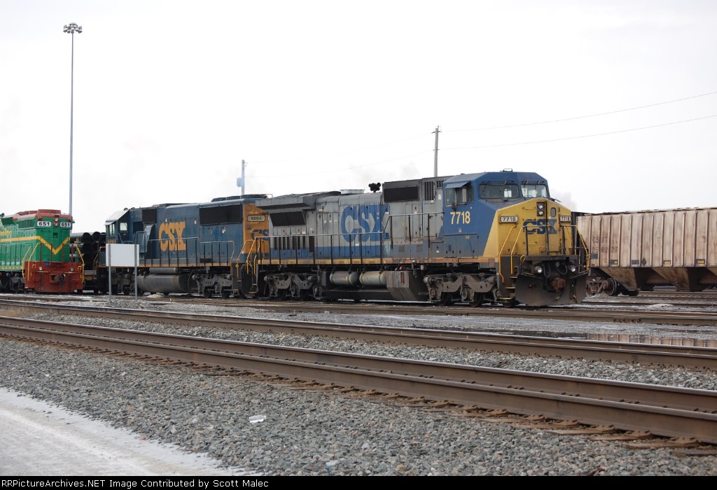 CSX 7718 & 8664